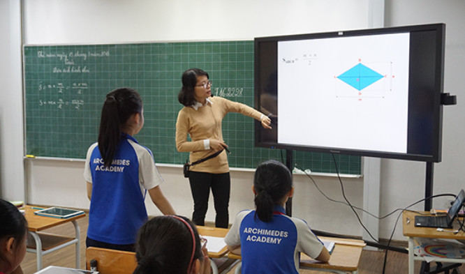 Techcanvas và những ưu việt so với phòng học truyền thống